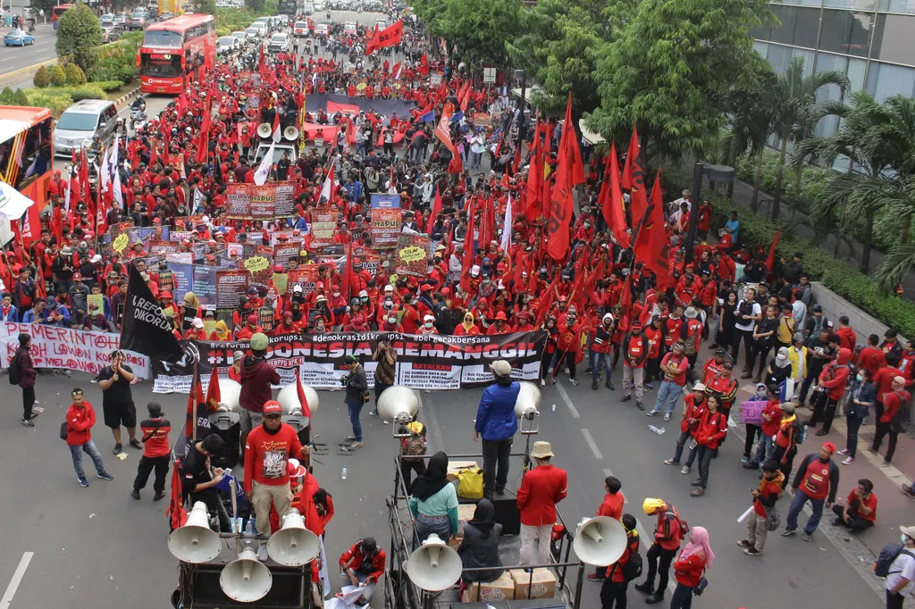 The importance of political integrity in… - Transparency.org